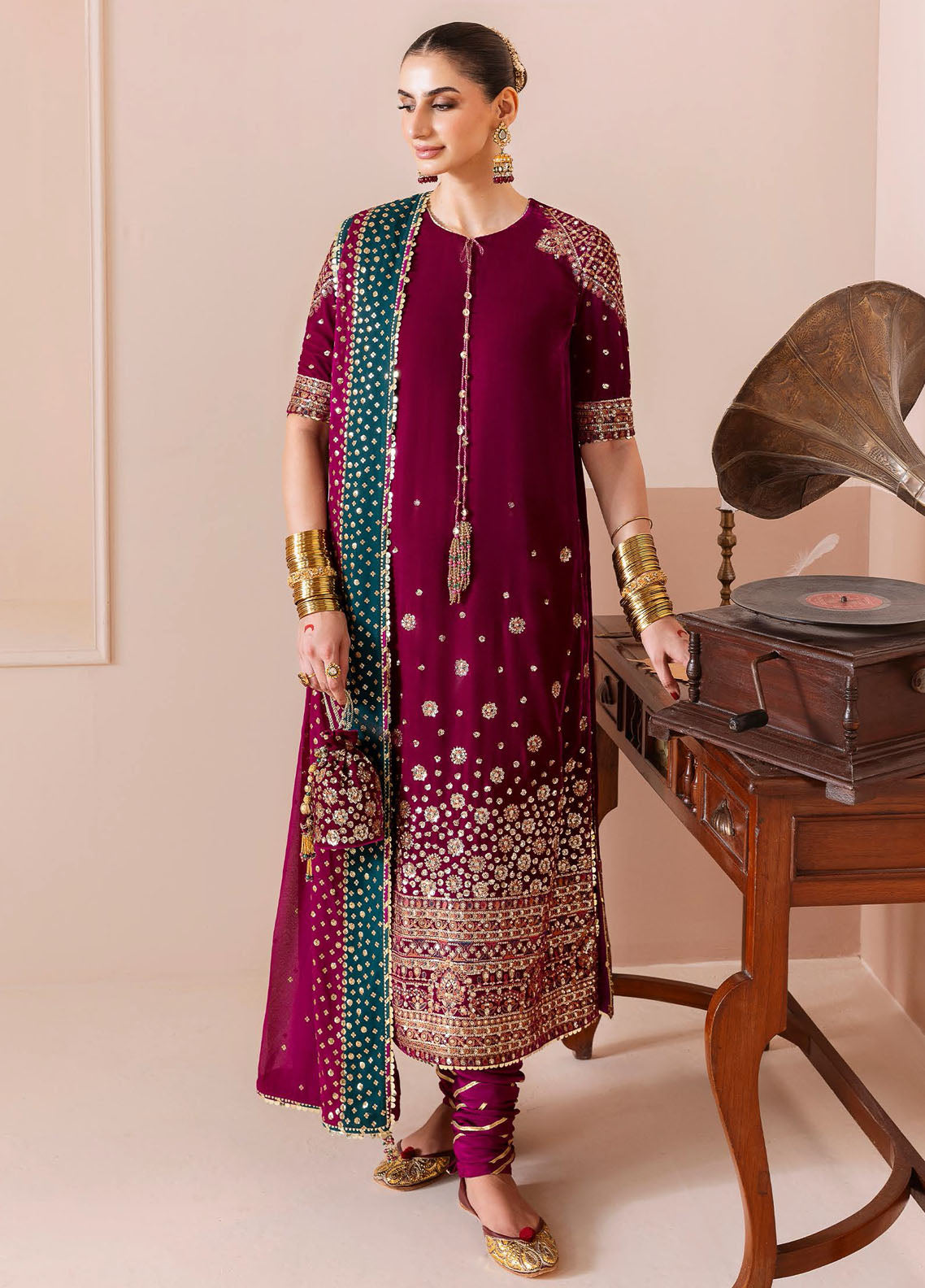 Jazmin Embroidered Velvet Suits Unstitched 3 Piece JZ25CU Cvf D-02 Gau ...