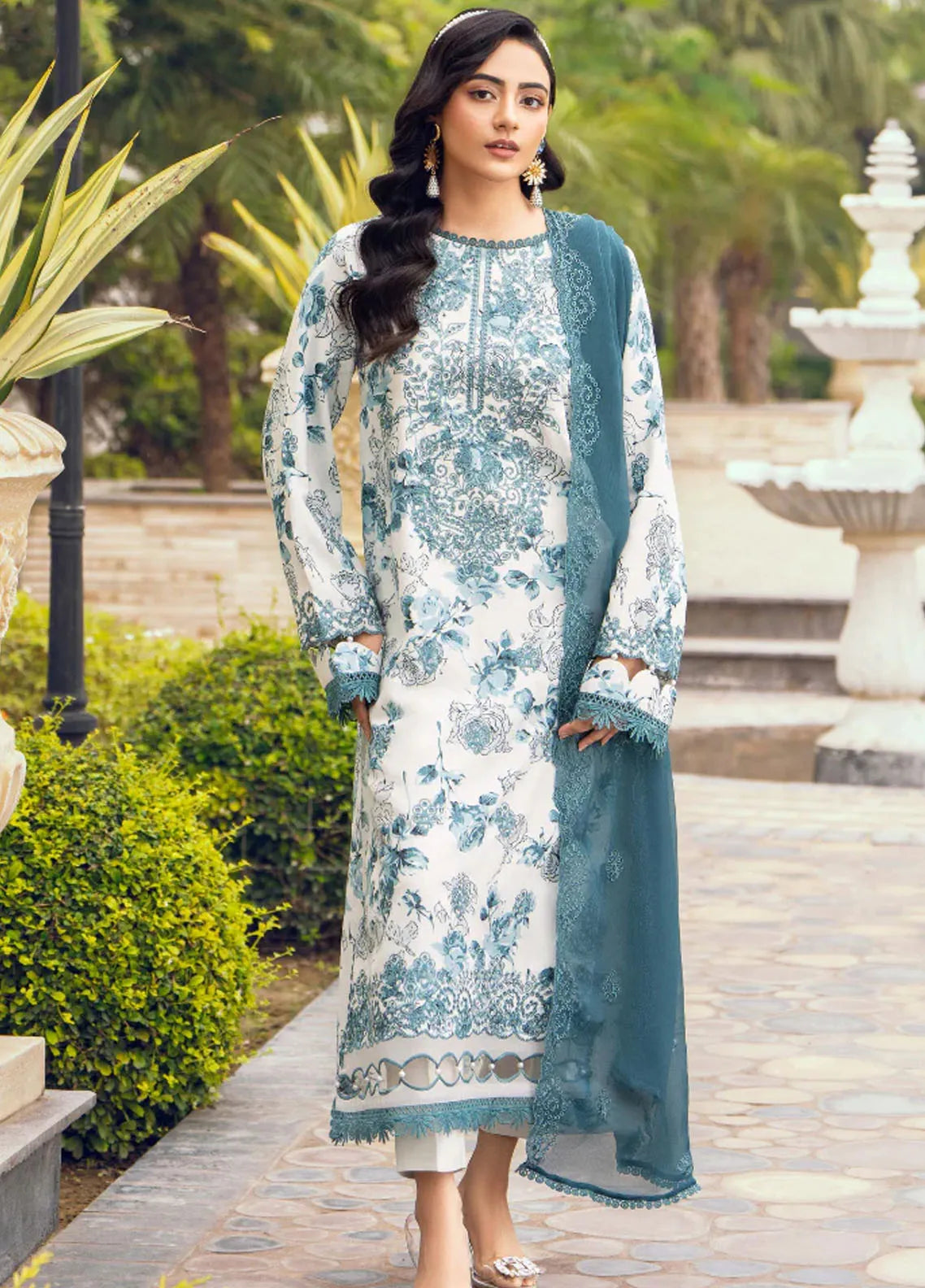 Diva By Humdum Embroidered Karandi Suit Unstitched 3 Piece HD24DK D-1 ...