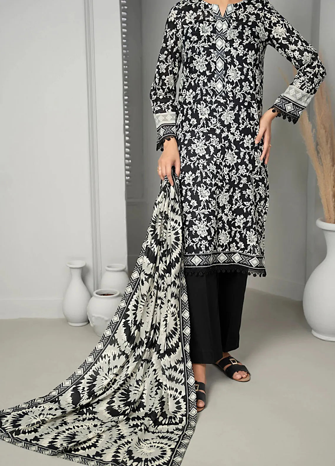 Sufina's By VS Textile Black And White Printed Lawn Suit Unstitched 3 ...